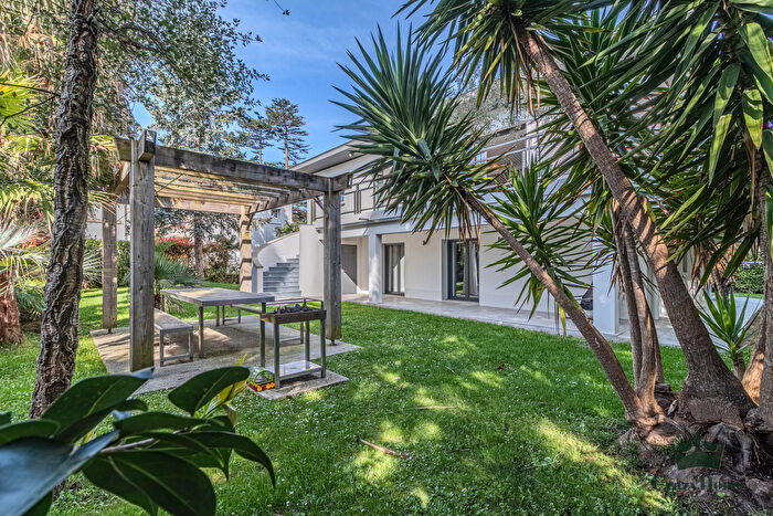 Maison à vendre - Anglet, Centre-ville, Saint-Jean - 6 pièces - 5 chambres