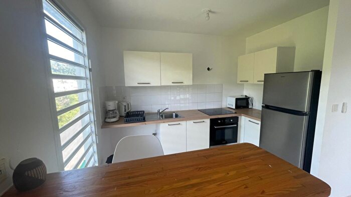 Appartement à louer - Les Abymes - 3 pièces - 2 chambres