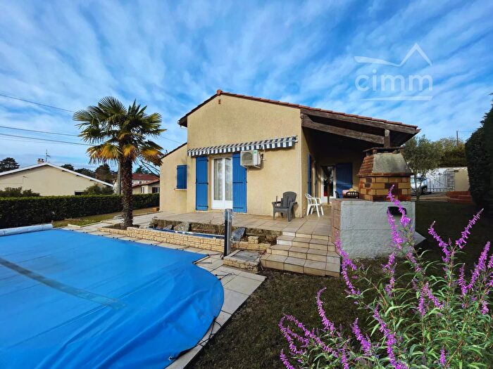 Maison à vendre - Roussillon - 4 pièces - 3 chambres