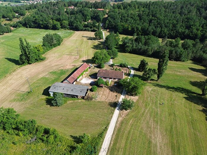 Maison à vendre - Montignac - 5 pièces - 3 chambres