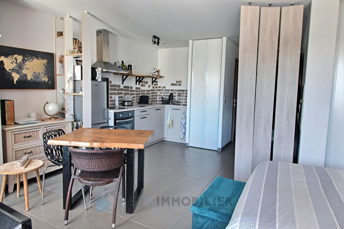 Appartement à louer - Ajaccio, Mezzavia - 1 pièce