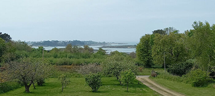 Maison à vendre - Pleumeur-Bodou - 8 pièces - 6 chambres