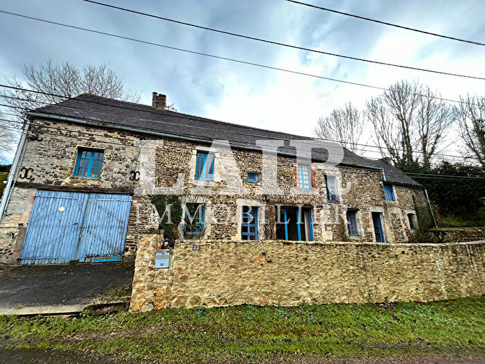 Maison à vendre - Vignats - 6 pièces - 4 chambres