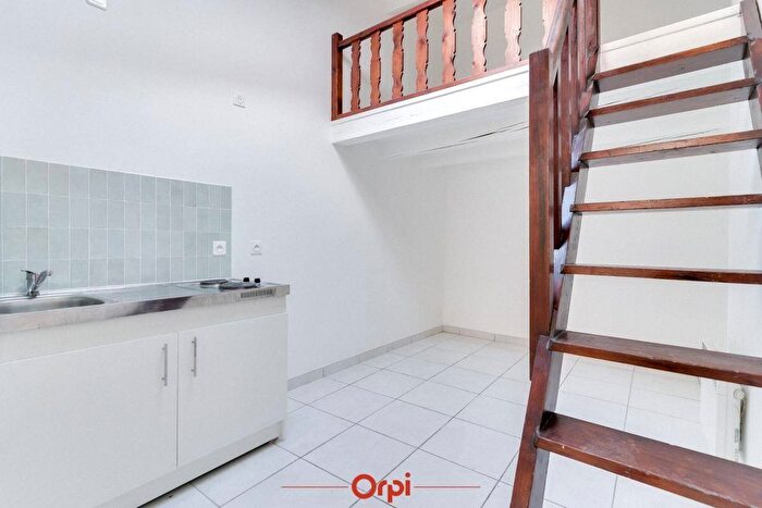 Appartement à louer - Menpenti, Marseille ème - 2 pièces - 1 chambre