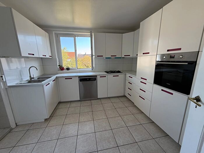 Saint-Louis, Centre-ville : Appartement 3 pièces à louer