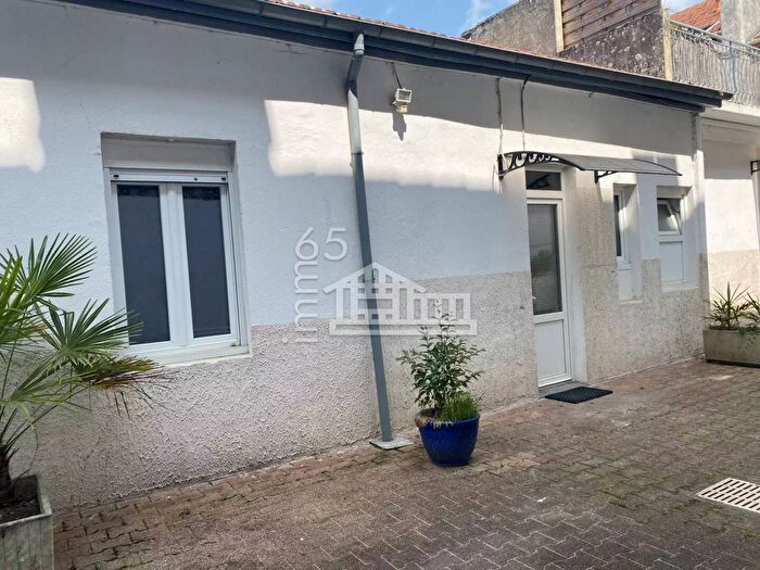 Appartement à louer - Pradeau-Gare-Rue GLassale, Tarbes - 2 pièces - 1 chambre