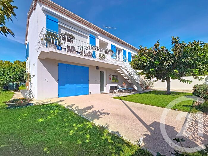 Maison à vendre - Saint-Martin-de-Crau - 4 pièces - 3 chambres