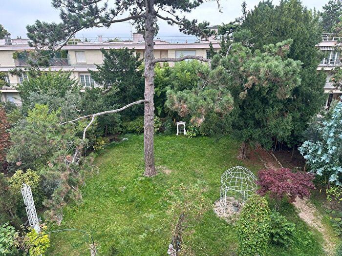 Vieux Sceaux-Curie : Appartement 1 pièce à louer