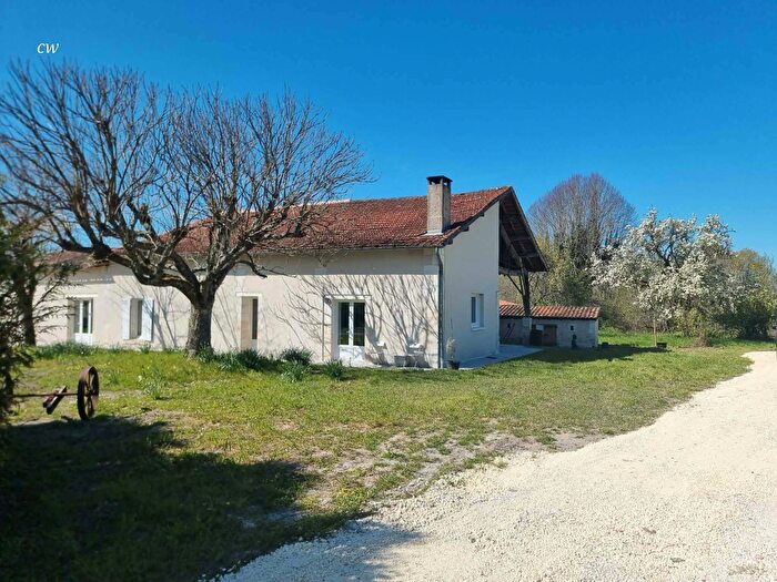 Maison 6 pièces à Brie-sous-Chalais, à vendre