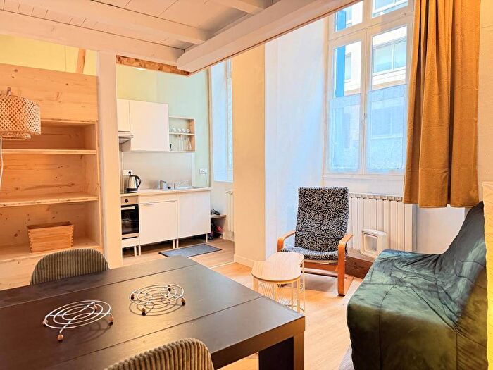 Appartement à louer - Pentes de la croix-rousse, Lyon er arrondissement - 3 pièces - 2 chambres