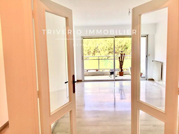 Appartement à louer - Cannes, Carnot - 3 pièces - 2 chambres