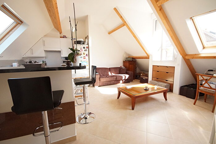 Maisons-Laffitte, Ouest : Appartement 3 pièces à louer