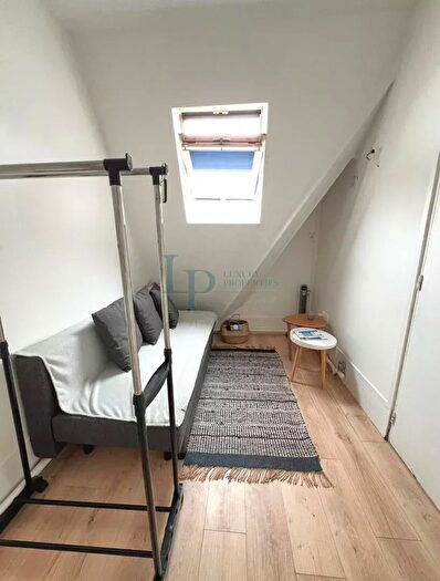 Appartement à vendre - Paris e , Europe - 1 pièce