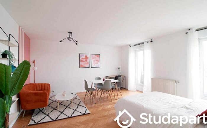 Appartement à louer - La Plaine Saint-Denis - 1 pièce - 4 chambres