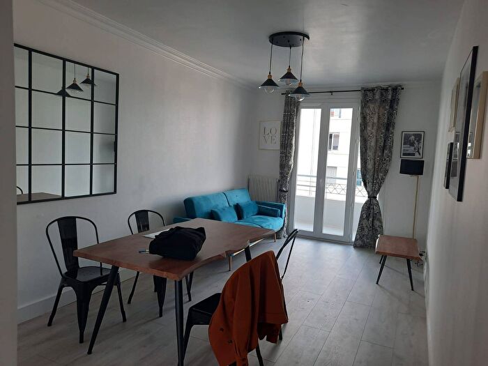 Appartement à louer - Le Bachut, Lyon ème arrondissement - 1 pièce