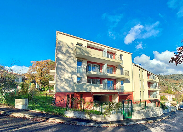 Appartement à louer - Peymeinade - 3 pièces - 2 chambres