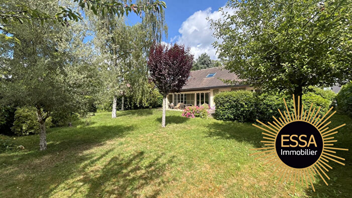 Saint-Nom-la-Bretèche : Maison 8 pièces à vendre