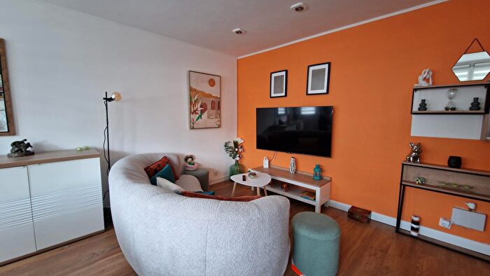 Appartement à vendre - Fleury-les-Aubrais, Clos de la Grande Salle, Villevaude, Vallée, Ormes du Mail - 2 pièces - 1 chambre