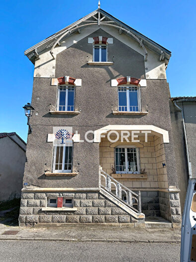 Maison à vendre - Saint-Loup-Lamairé - 8 pièces - 5 chambres