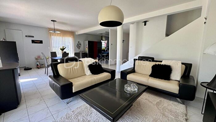 Maison à vendre - Noyal-Châtillon-sur-Seiche - 7 pièces - 5 chambres
