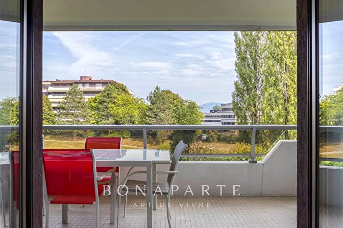 Appartement à vendre - Ferney-Voltaire - 4 pièces - 3 chambres