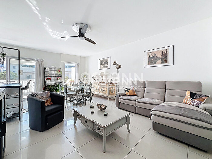 Appartement à vendre - Cannes - 3 pièces - 2 chambres
