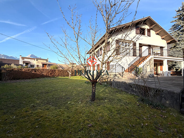 Maison à vendre - Le Versoud - 15 pièces - 9 chambres