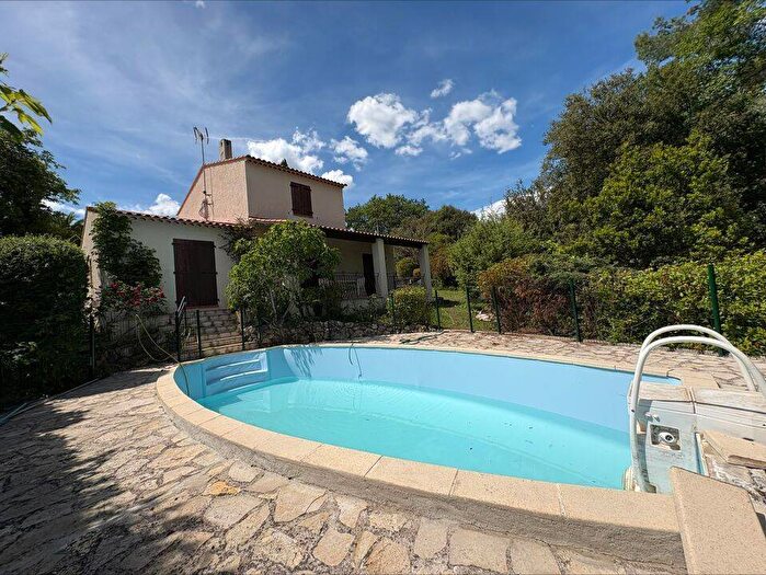 Maison 5 pièces à Figanières, à louer