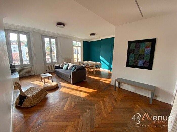Jacquard, Saint-Étienne : Appartement 5 pièces à louer