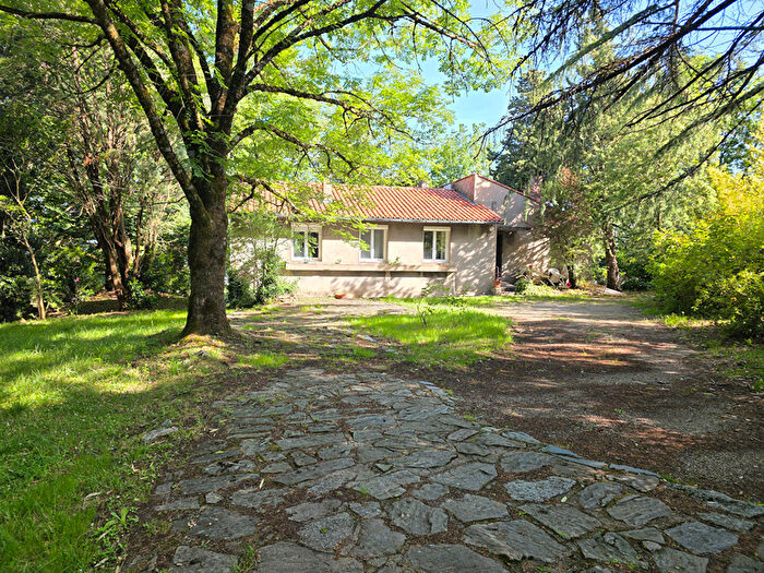 Maison à vendre - Aiguefonde - 6 pièces - 5 chambres