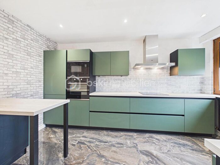 Appartement à vendre - Faulquemont - 7 pièces - 4 chambres