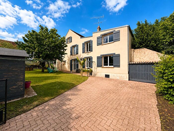 Chaumes-en-Brie : Maison 7 pièces à vendre