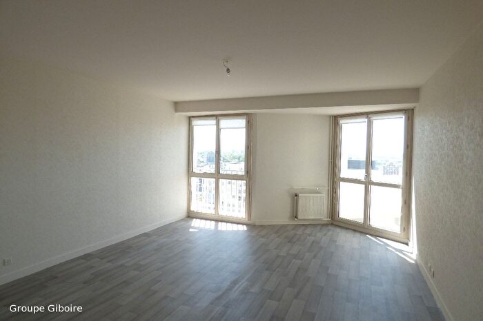 Appartement 5 pièces à louer à Quartiers Centre, Colombier