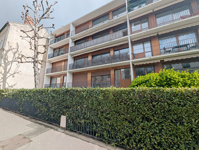 Appartement à vendre - Fontainebleau, Centre-ville - 4 pièces - 2 chambres