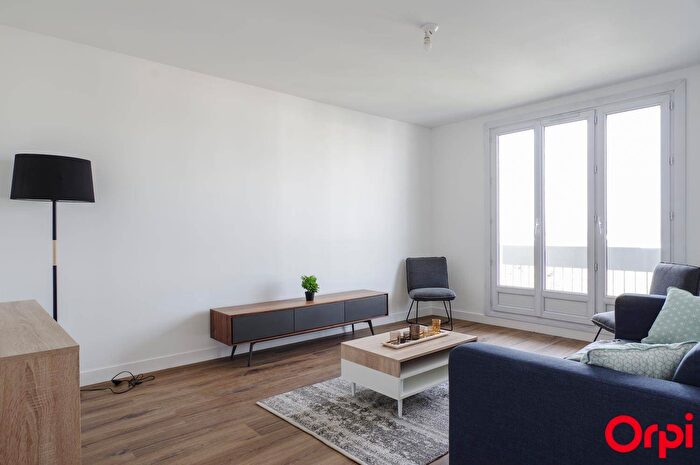 Appartement à louer - Centre Ville, Saint-Priest - 4 pièces - 1 chambre