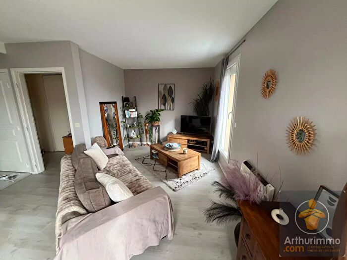 Appartement à vendre - Chelles, Centre-ville, Gare, Abbesses - 2 pièces - 1 chambre