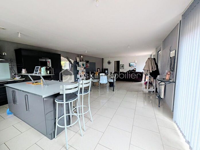 Maison à vendre - Eaucourt-sur-Somme - 5 pièces - 3 chambres