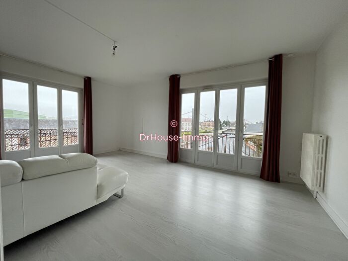 Gien, Nord - Appartement 4 pièces à vendre