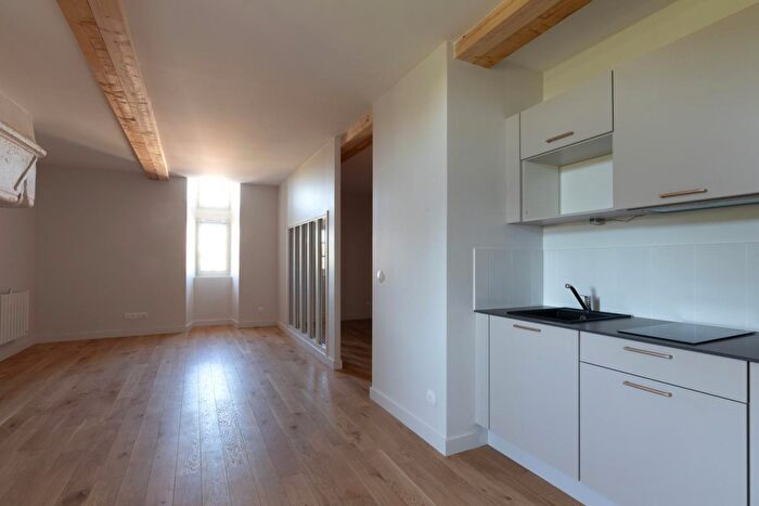 Chassagny : Appartement 1 pièce à louer