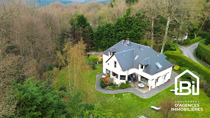 Saint-Gatien-des-Bois : Maison 8 pièces à vendre