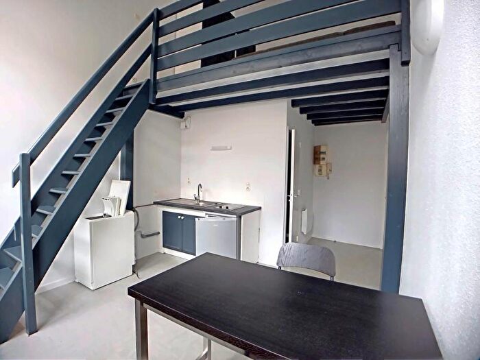 Appartement à louer - Saint-Étienne, Saint-Roch, Vivaraize, Valbenoite, Centre Deux - 1 pièce - 1 chambre