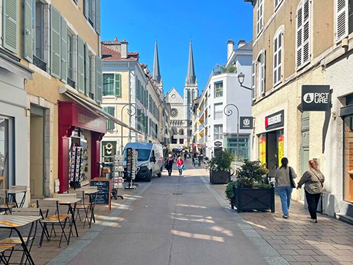 Appartement à vendre - Pau, Centre-ville - 6 pièces - 4 chambres