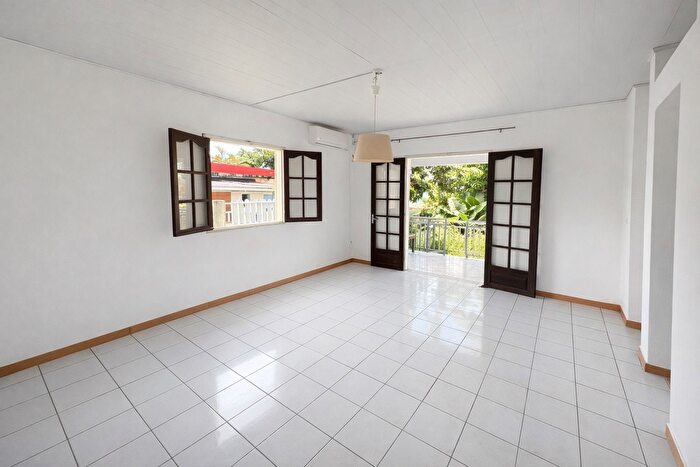 Maison à vendre - Saint-Benoît - 4 pièces - 2 chambres