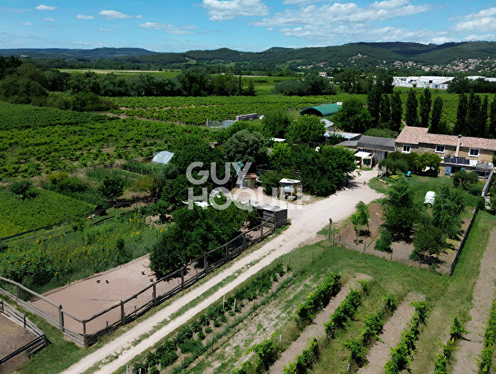 Maison 5 pièces à Laudun-l'Ardoise, à vendre