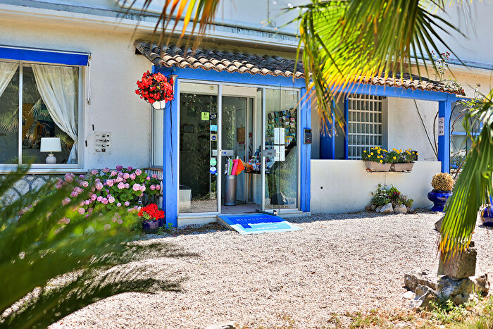 Maison à vendre - Vence, Sainte Elisabeth, Les Cayrons, Poutaouch - 19 pièces - 15 chambres