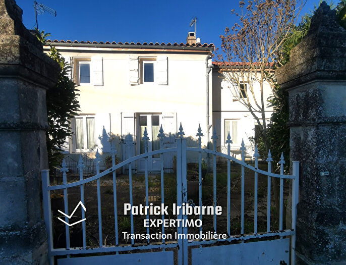 Maison à vendre - Saintes - 6 pièces - 3 chambres