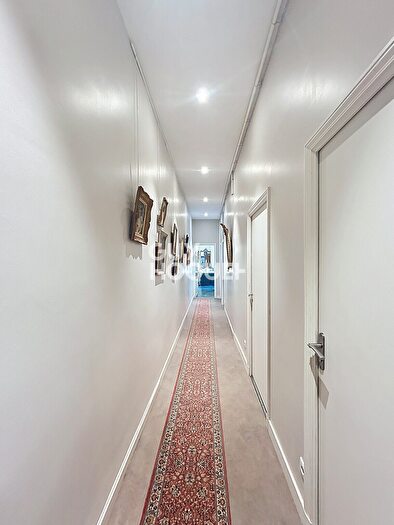 Appartement à vendre - Reims, Centre-ville - 8 pièces - 4 chambres