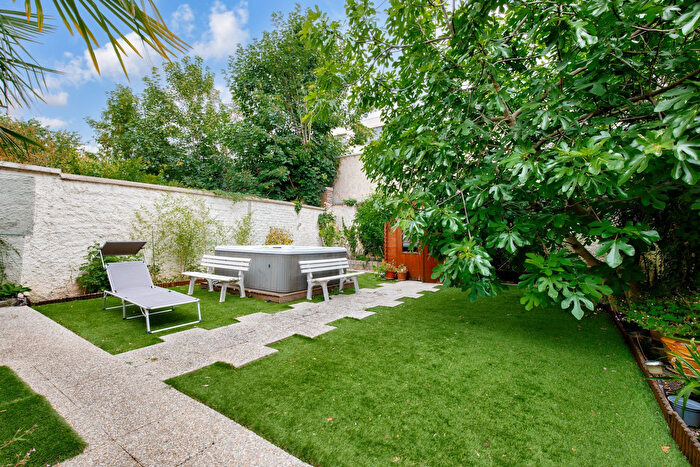 Saint-Ouen, Vieux Saint-Ouen : Maison 7 pièces à vendre