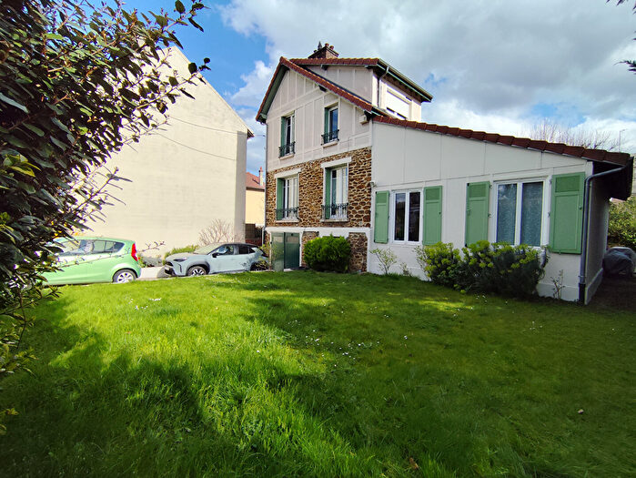 Maison à vendre - Villemomble, Les Coquetiers - 7 pièces - 5 chambres