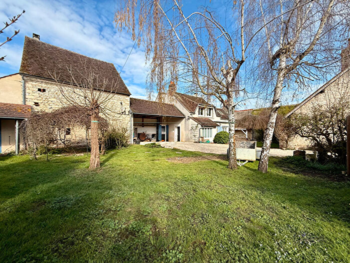 Maison à vendre - Guerchy - 4 pièces - 2 chambres